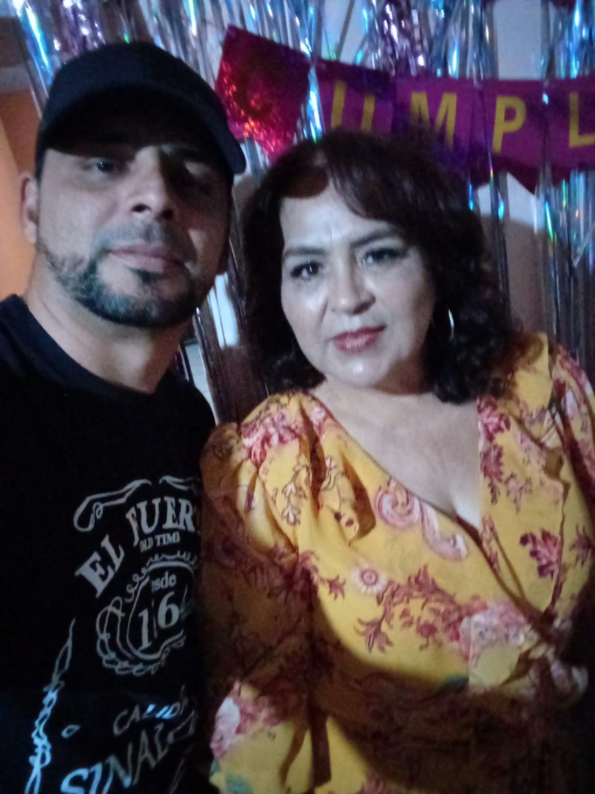 Feliz Cumple de Reyna de López. - El Fuerte